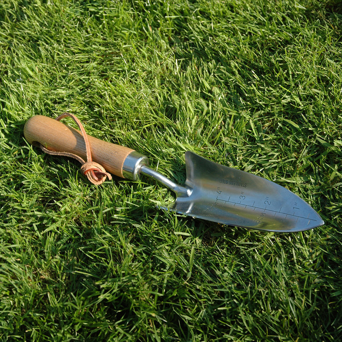 Buy Traditional Garden Trowel — The Worm that Turned - revitalising ...