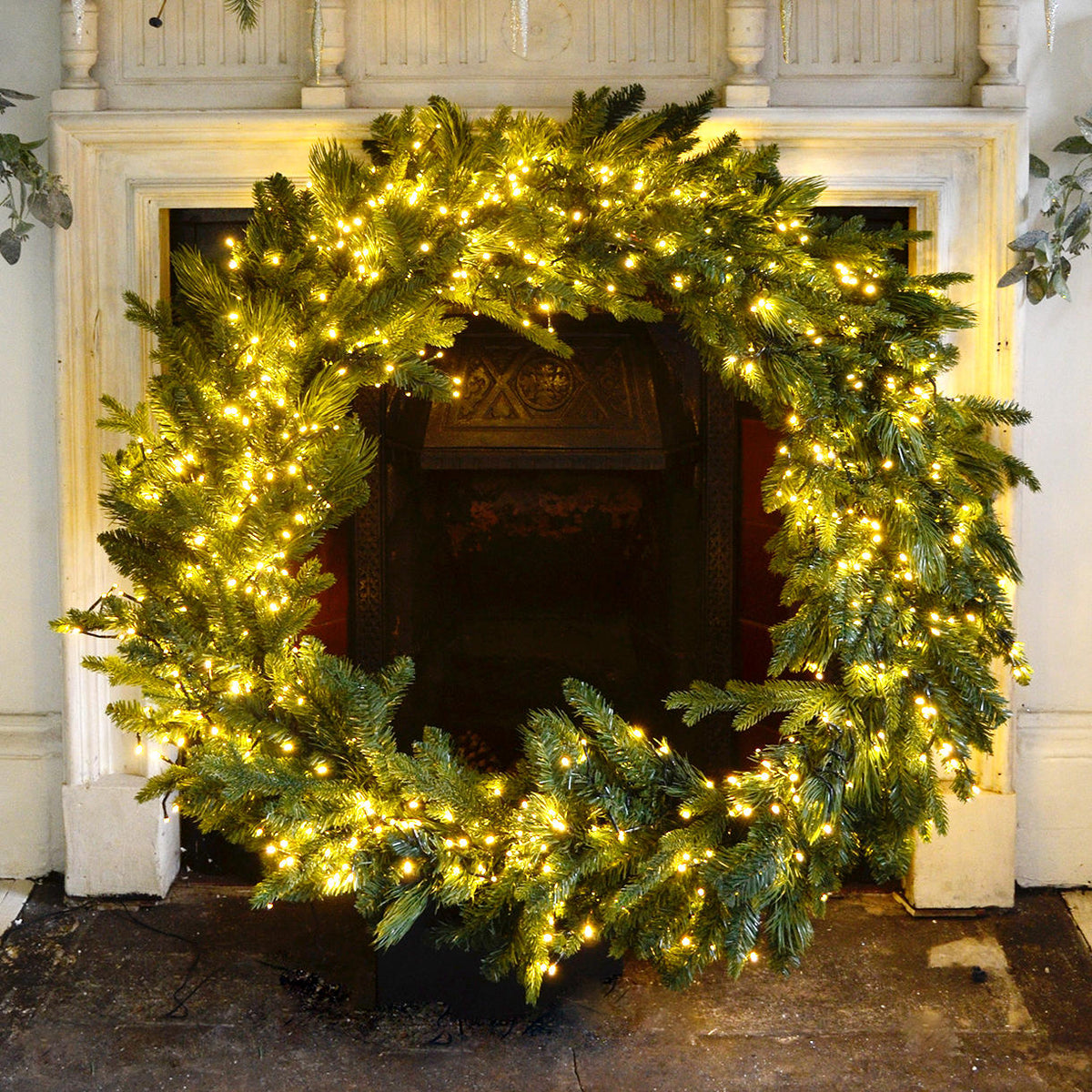 Buy Grande Statement Extra Large 120cm LED Wreath — The Worm that ...