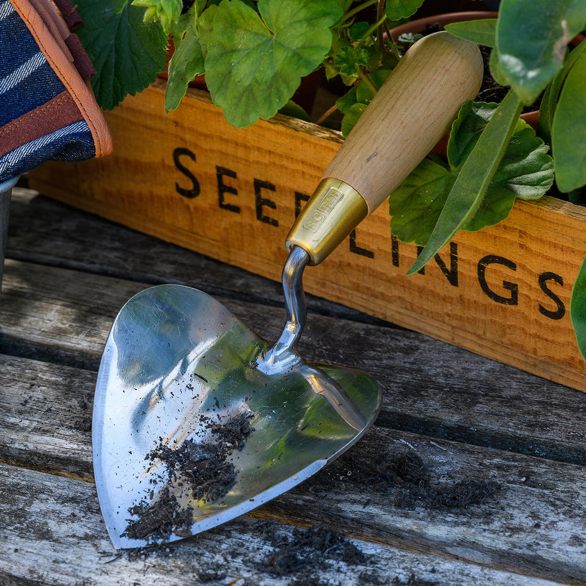 Buy Sophie Conran Heart Shaped Trowel — The Worm that Turned ...