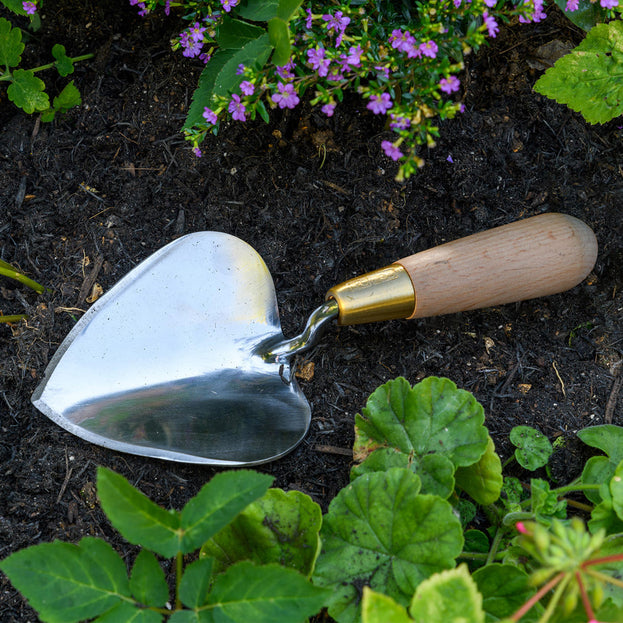 Buy Sophie Conran Heart Shaped Trowel — The Worm that Turned ...
