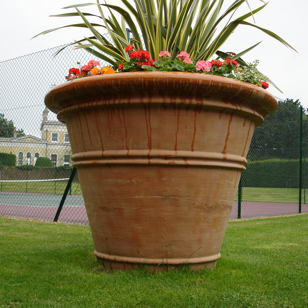 Buy Large Classic Planters — The Worm that Turned - revitalising your ...